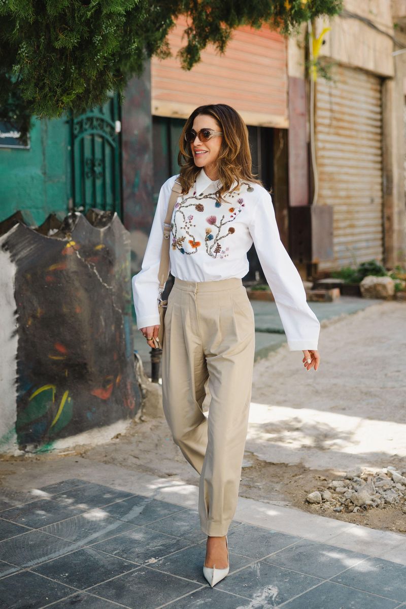 Queen Rania's timeless fashion formula: The style rules behind her ...