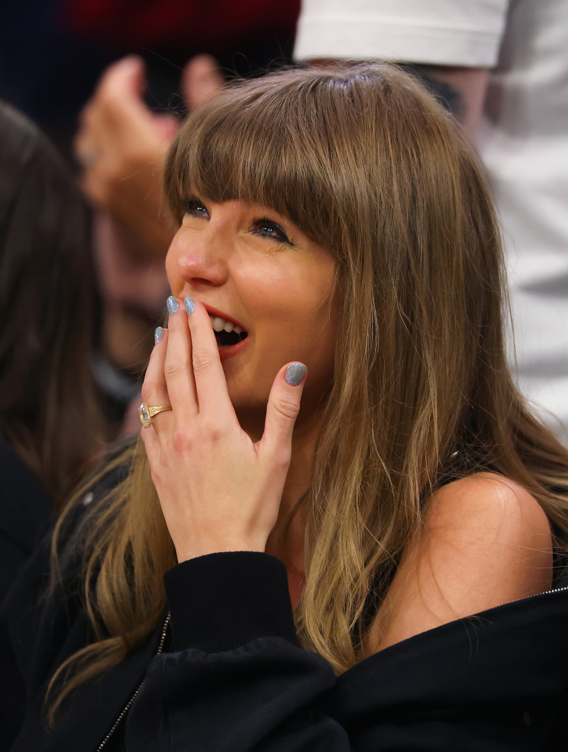Blake Lively skips Taylor Swift’s bachelorette weekend