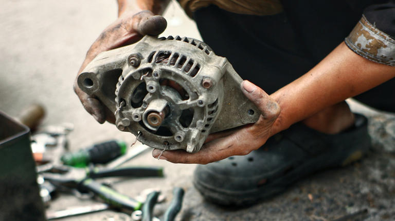 How much voltage should your alternator have to keep your car battery ...