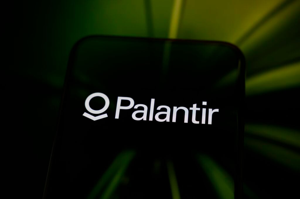 Palantir stock is either a bargain or a bubble, depending on who you ask