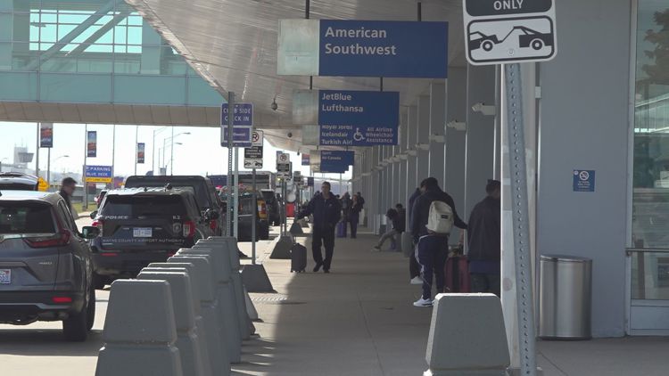 Driver crashes into Evans Terminal at Detroit Metro Airport, no serious ...
