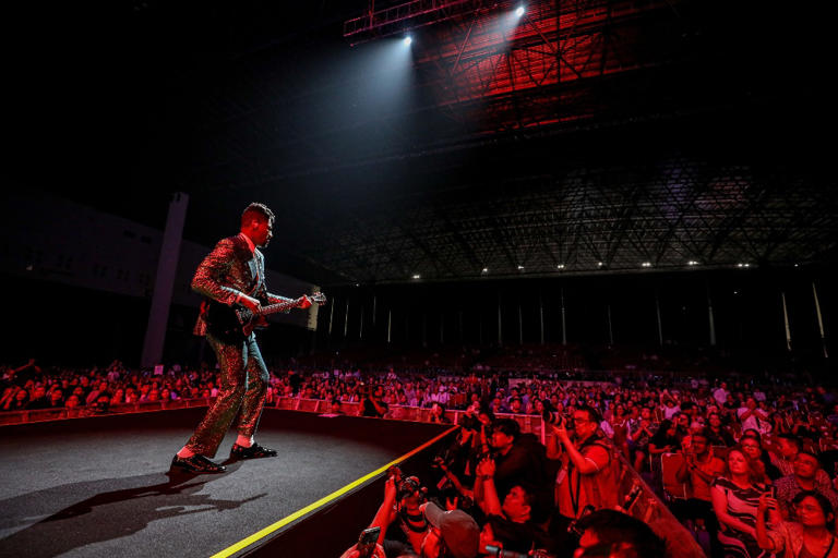 Jon Batiste tampil memukau di Java Jazz Festival 2026, tutup konser ...