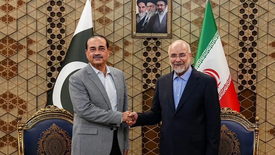 Tentative US-Iran ceasefire deal faces scepticism amid new strikes