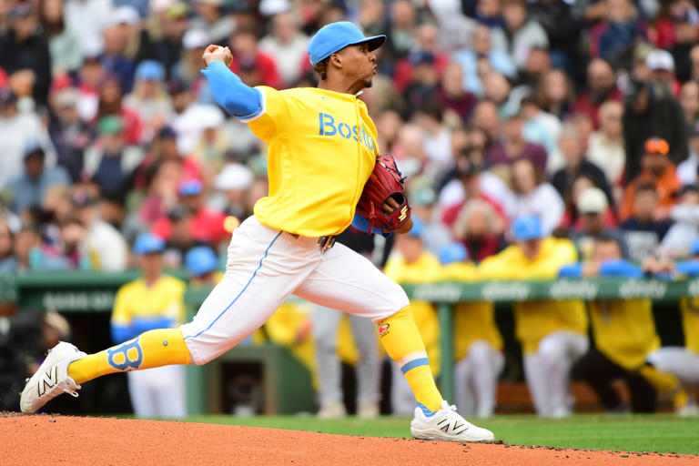 Red Sox make surprising decision in their starting rotation