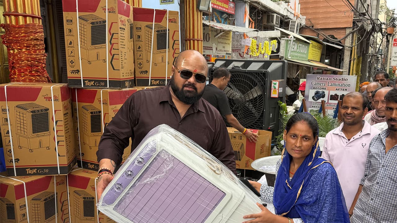 Gaurav Sharma's birthday gift: Coolers for needy amid Delhi heatwave