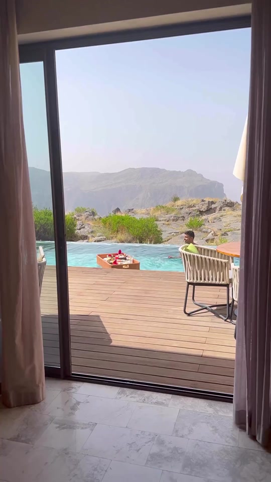 Clifftop pool retreat at Omans Anantara Al Jabal Al Akhdar