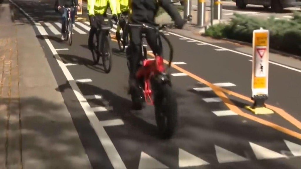 Illinois lawmakers approve regulations for e-bikes, scooters in new bill