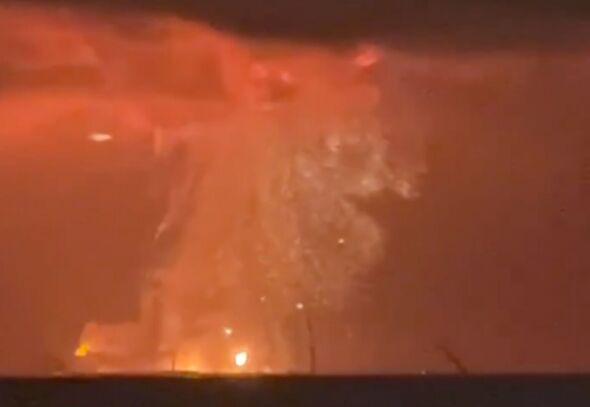 Restaurant goers say Blue Origin explosion looks like 'beautiful sunset ...