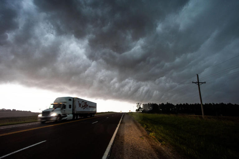 Severe storms target millions across the Plains with large hail ...