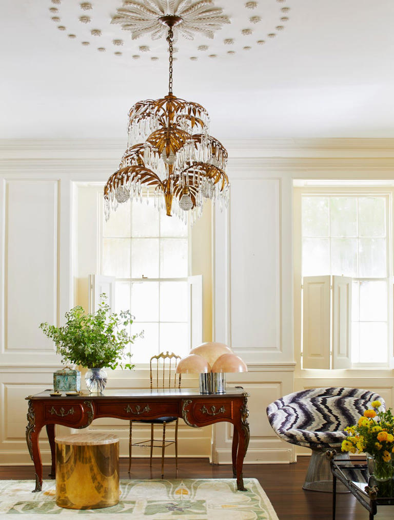 This 18th-century Charleston grande dame became a joyful family home ...