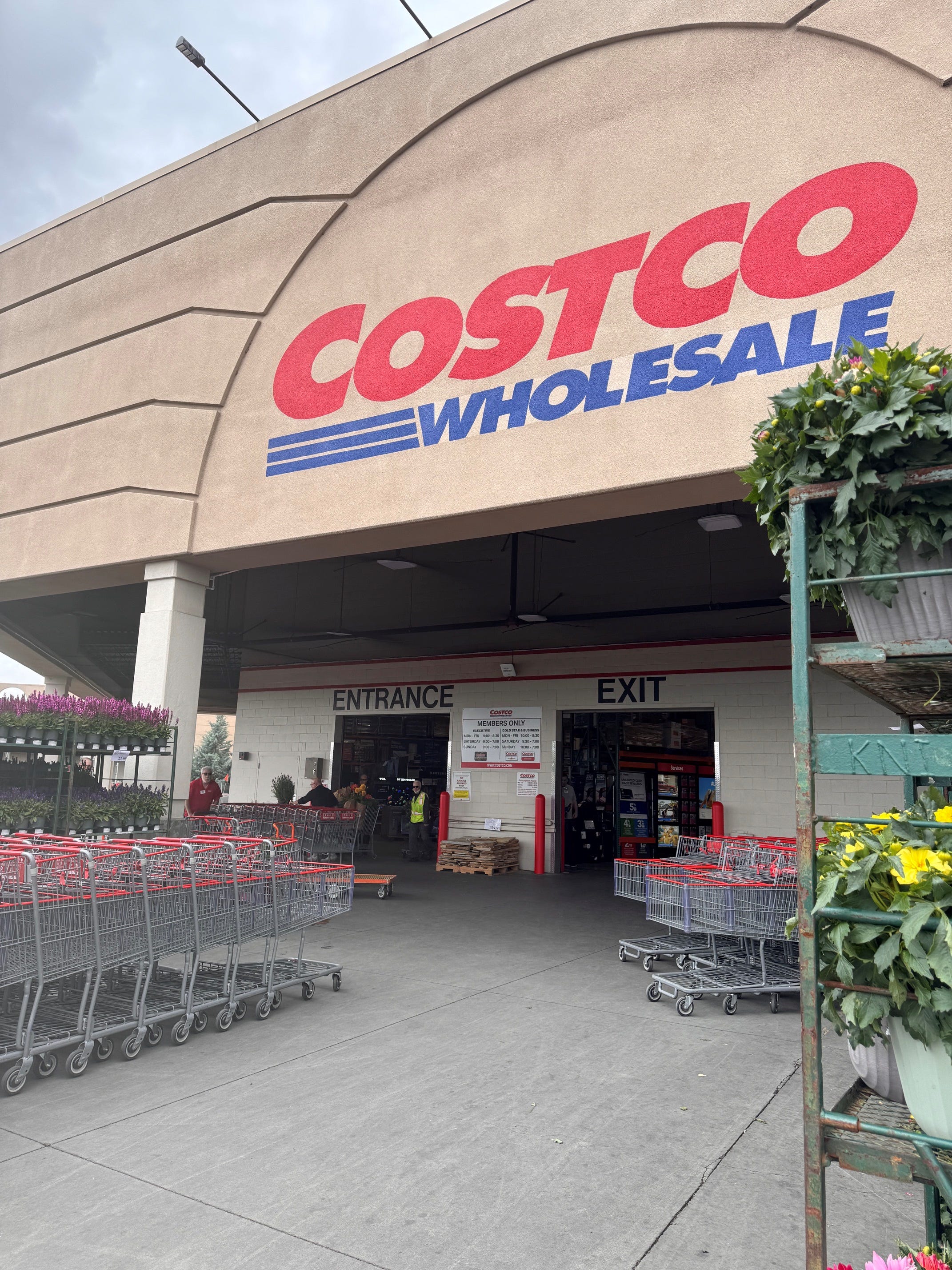 Reno Costco reopens after Freon leak forced store closure Friday