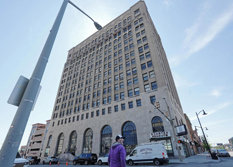 Erie's tallest building begins hotel transformation with Gov. Shapiro