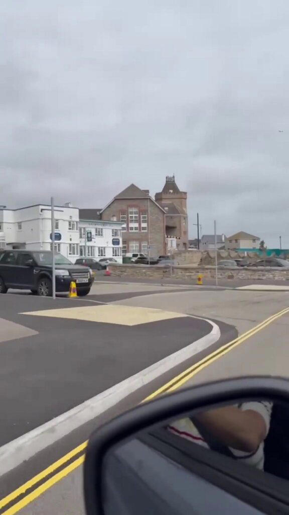 Drivers baffled by double yellow lines painted across T-junction