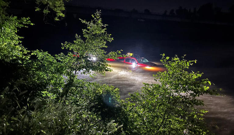 Pick-up truck found in the James River