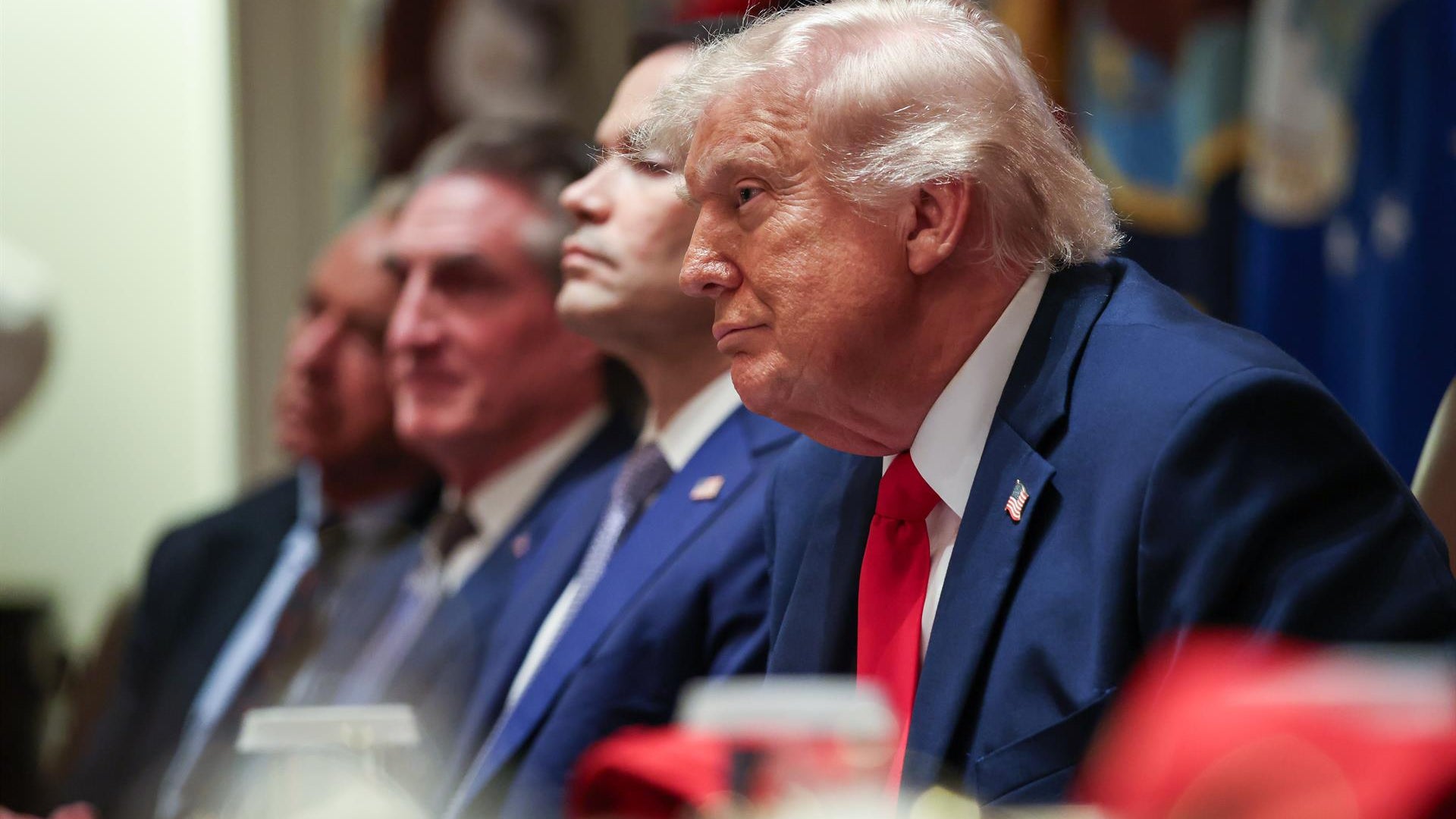 Irán niega el acuerdo mientras Trump anuncia el fin del bloqueo de ...