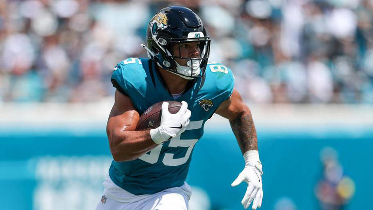 What a contract extension could look like for Jaguars' Brenton Strange