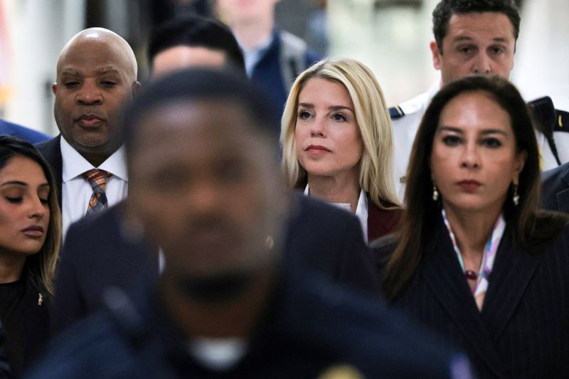 Bondi muette sur Trump lors d'une audition sur l'affaire Epstein