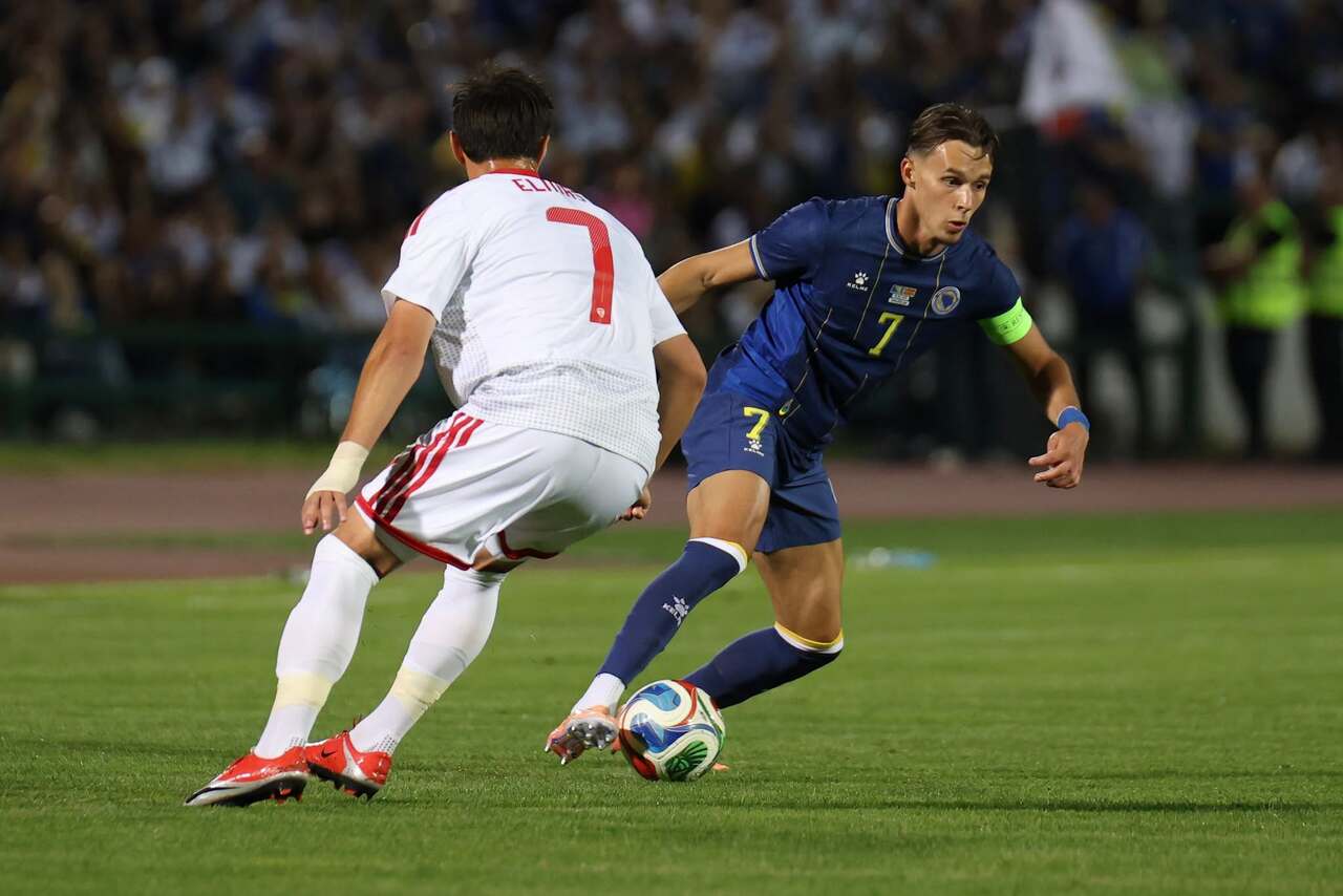 Dedic atua 45 minutos no empate da Bósnia em jogo amigável