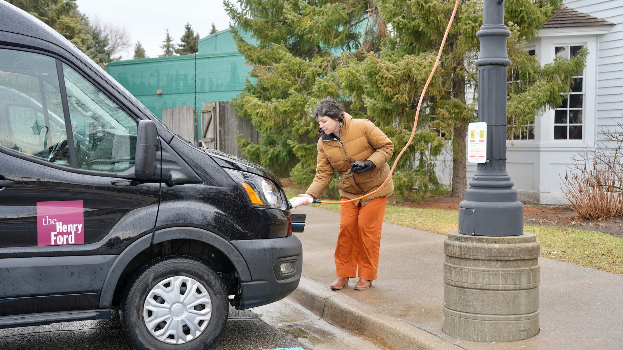 DC turns streetlights into EV chargers, and dirty diesel foots the bill