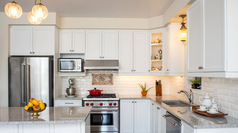 The best vintage lighting styles that instantly warm up a kitchen