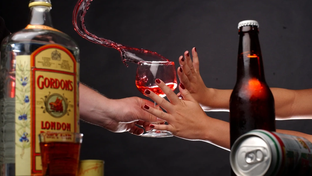 Quitting alcohol reshapes health, friendships and social habits