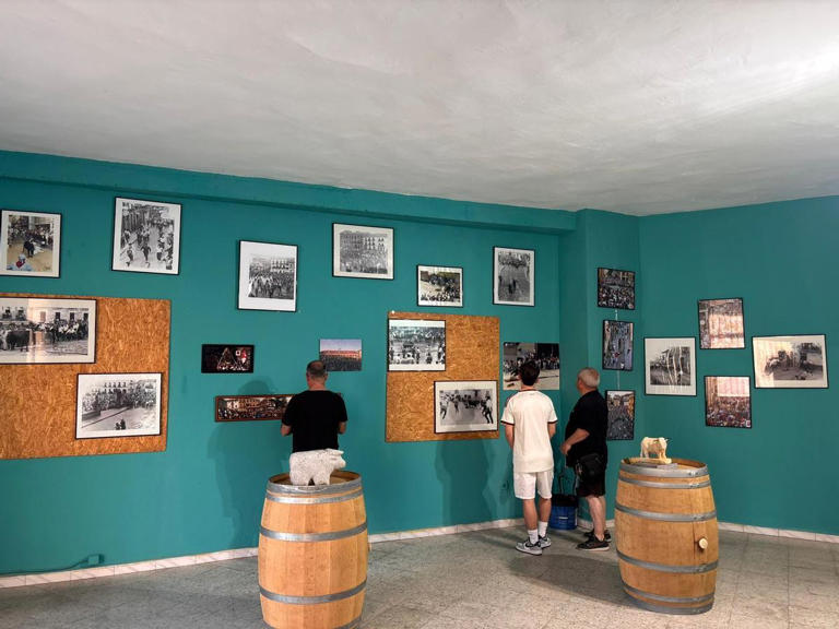 Benavente homenajea a los «enmaromadores históricos» con una placa en ...