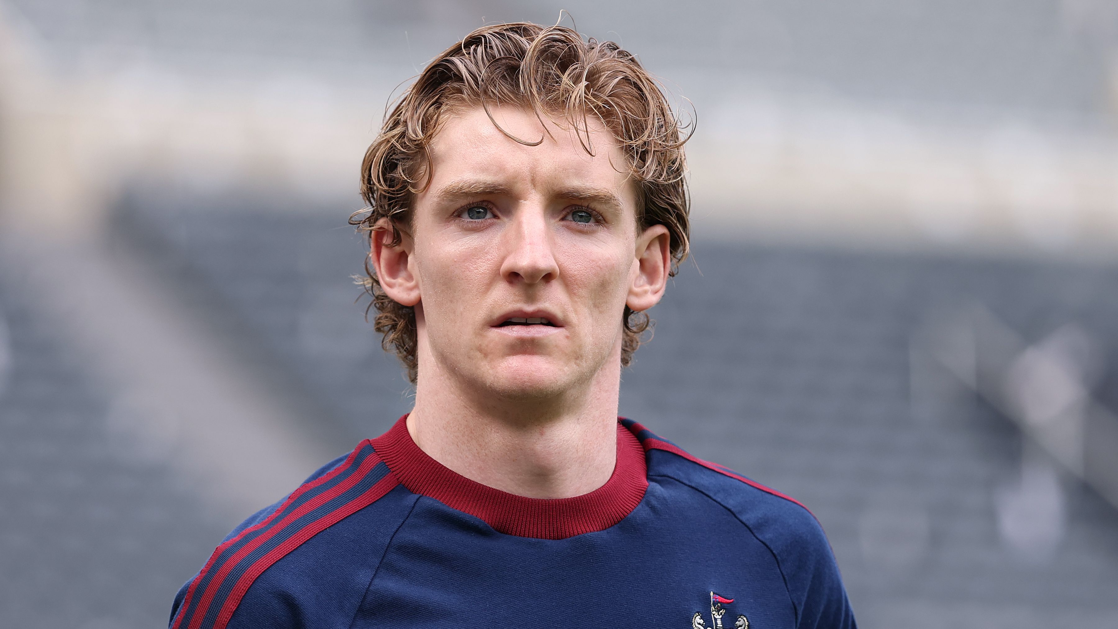 Anthony Gordon is definitief speler van FC Barcelona en doet meteen ...