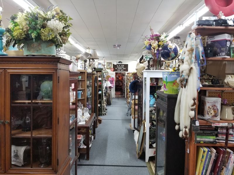This New Jersey antique store is packed with collectibles, vintage ...