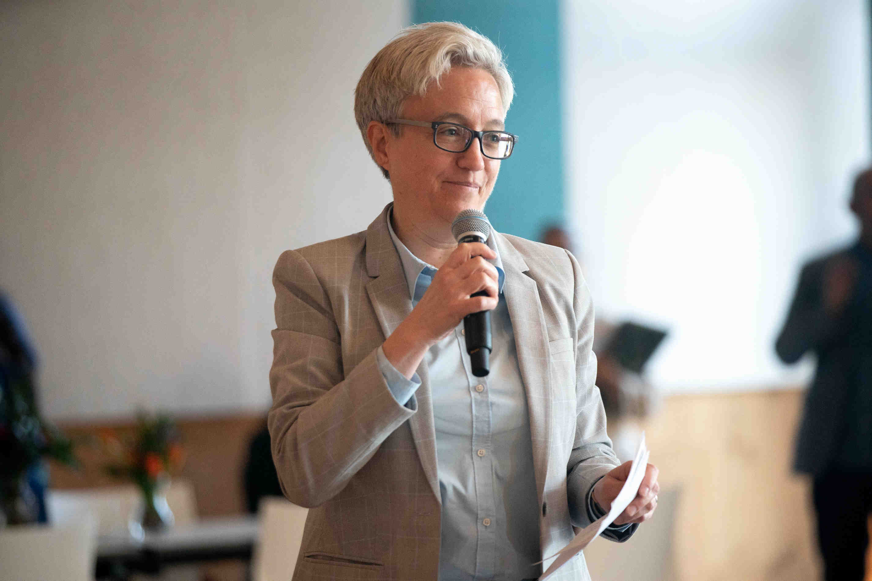 Oregon leads push to delay new Medicaid work requirements, warns of ...