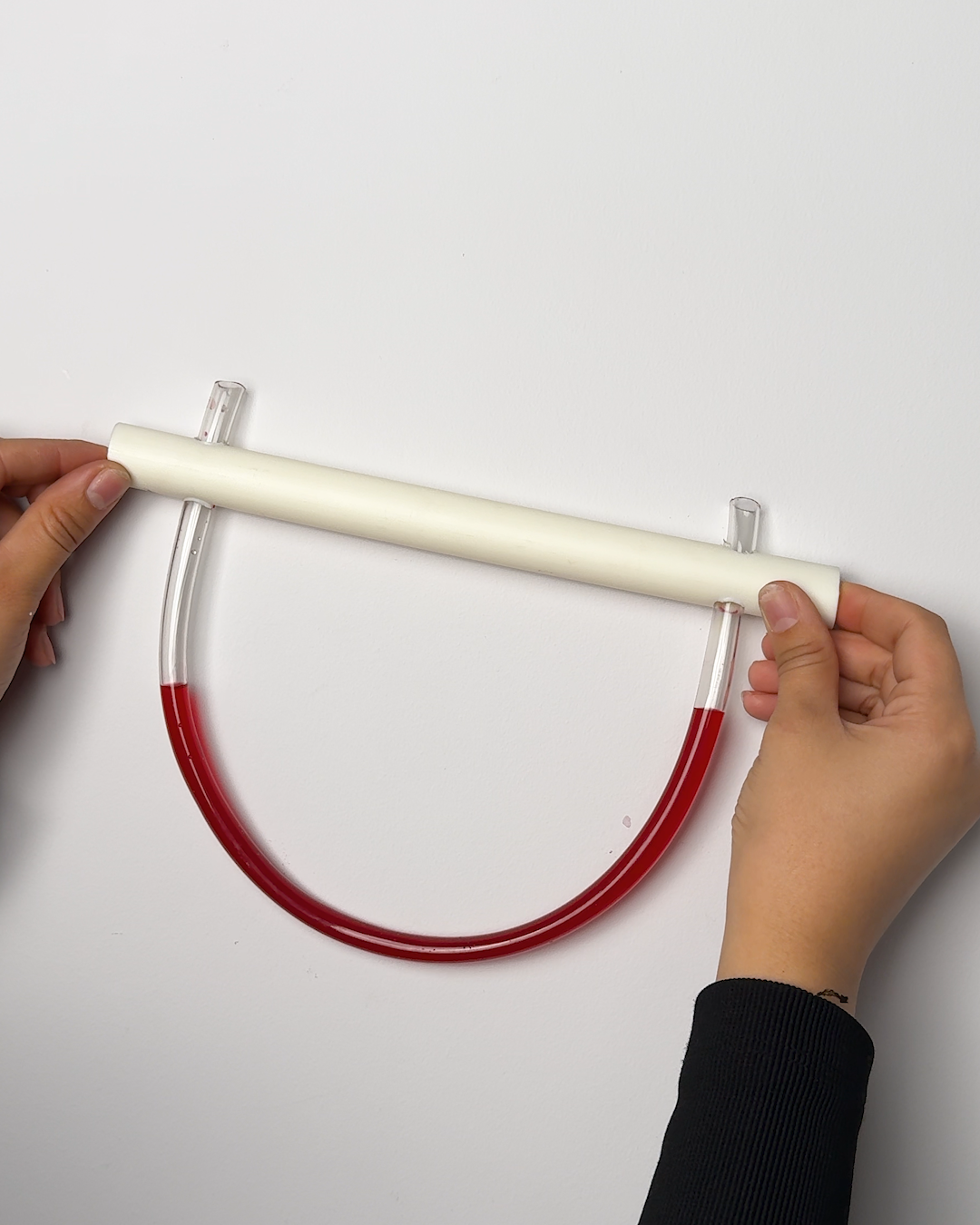 Learn this clever liquid balancing trick 💡