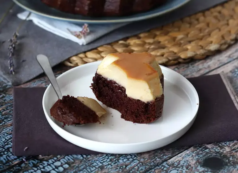 Choco flan, l'association parfaite d'un gâteau moelleux au chocolat et ...