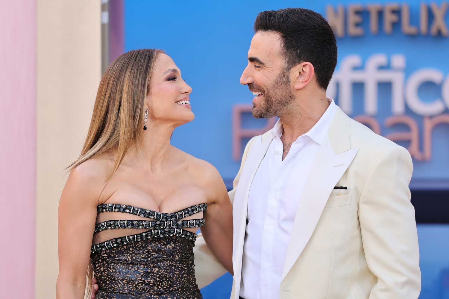 Jennifer Lopez’s ‘flirty energy’ with Brett Goldstein is ‘genuine,’ but ...