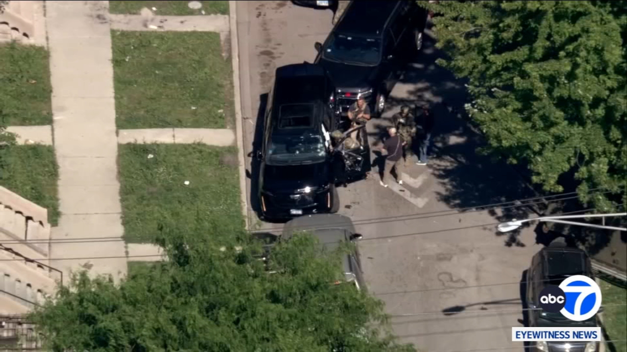 Officials ID bank robbery suspect killed in shooting involving FBI ...