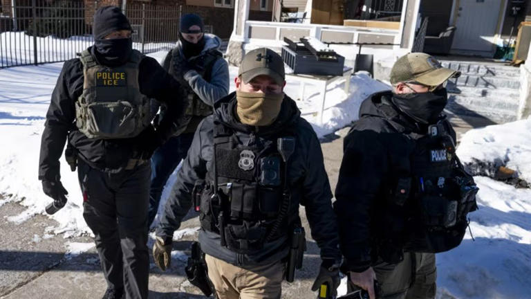 Arrestan a agente de ICE acusado de disparar a un hombre venezolano ...