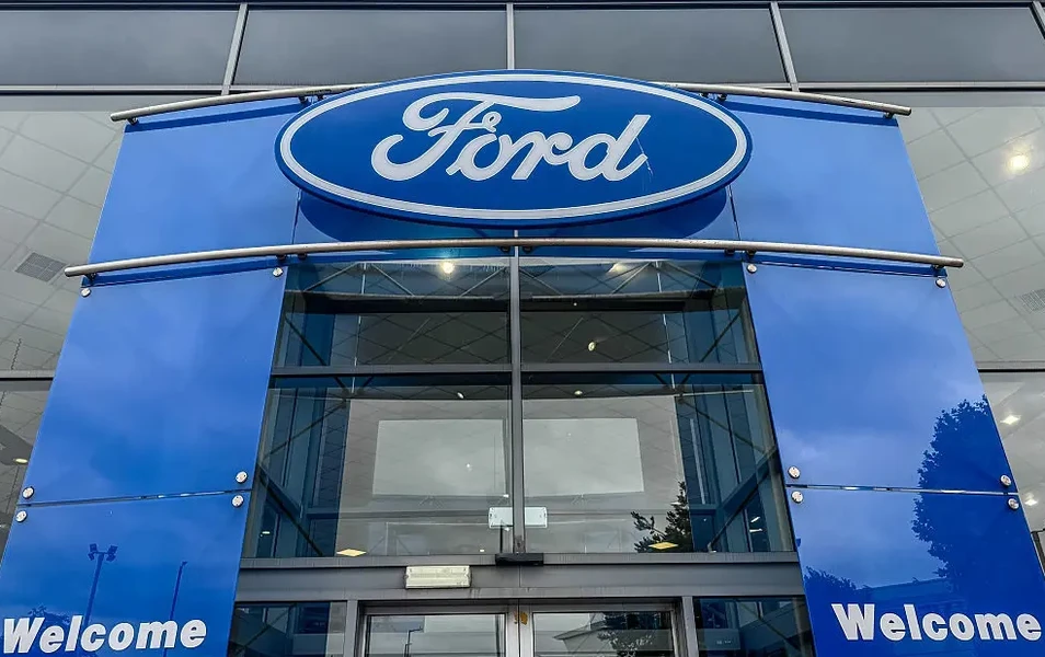 Ford unveils UK-only Ranger double cab 2-seat model