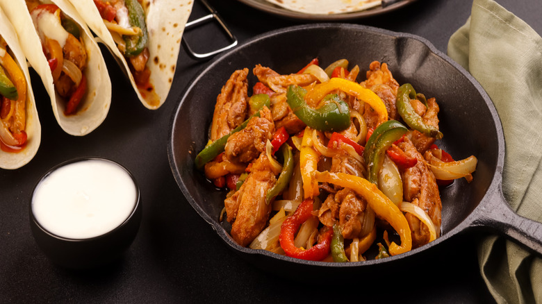 8 healthiest and 7 unhealthiest foods to order at a Mexican restaurant