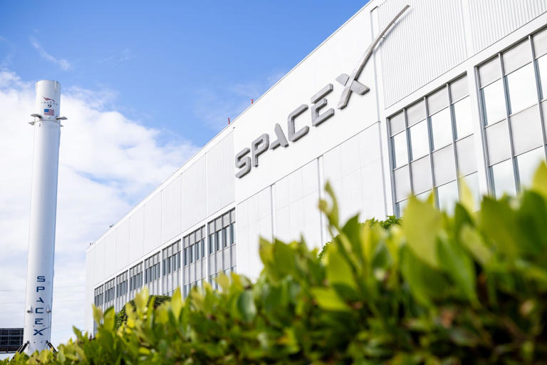 SpaceX wins $4 billion contract for US Golden Dome satellites