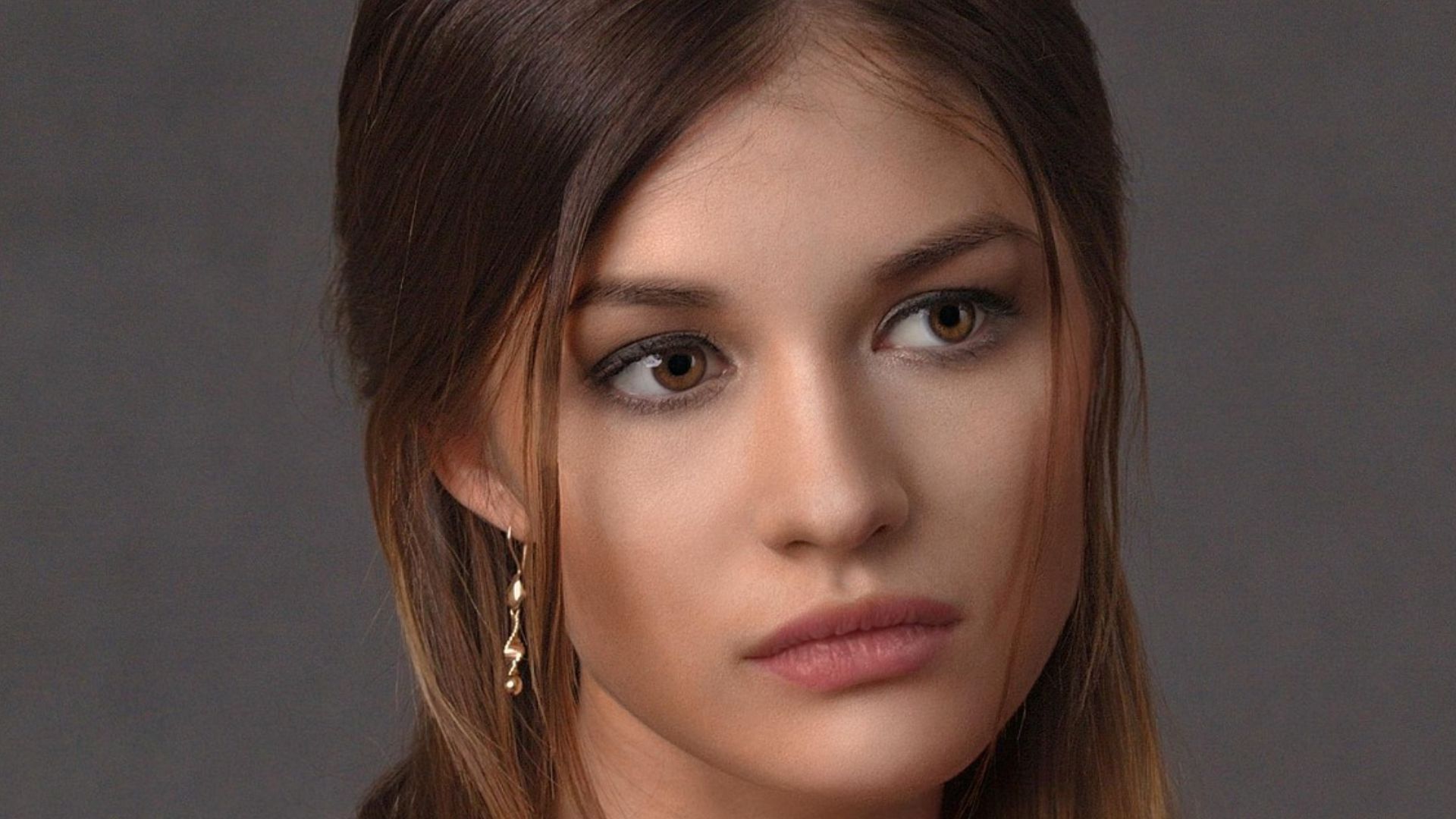 20 silent struggles of people who keep everything inside