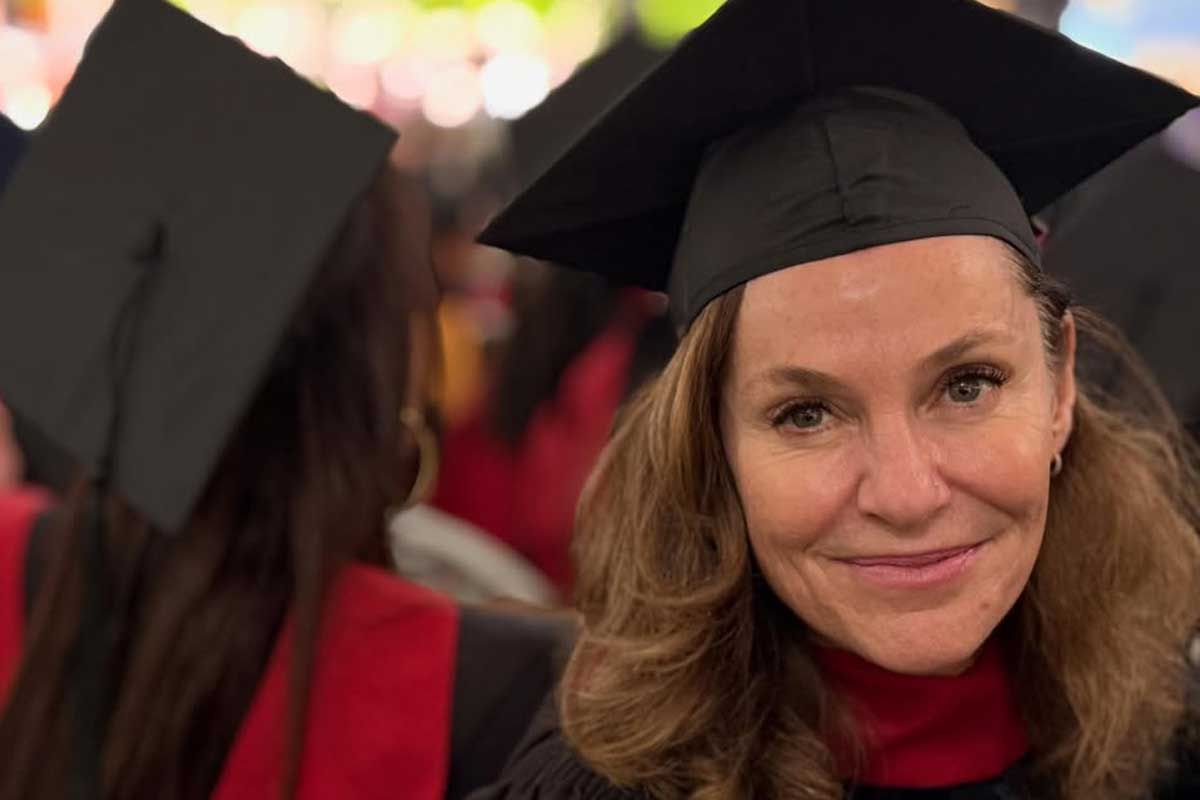 Judging Amy and NYPD Blue star Amy Brenneman graduates from Harvard ...