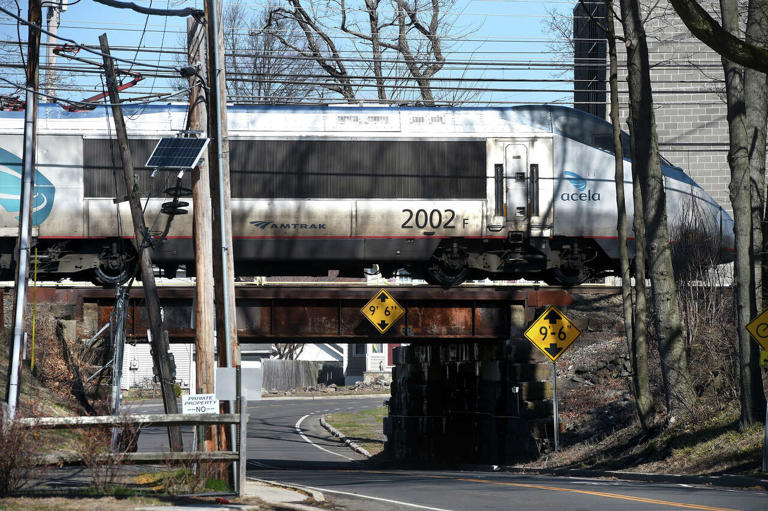 Fire near NY's Penn Station causes Amtrak train delays, cancellations ...
