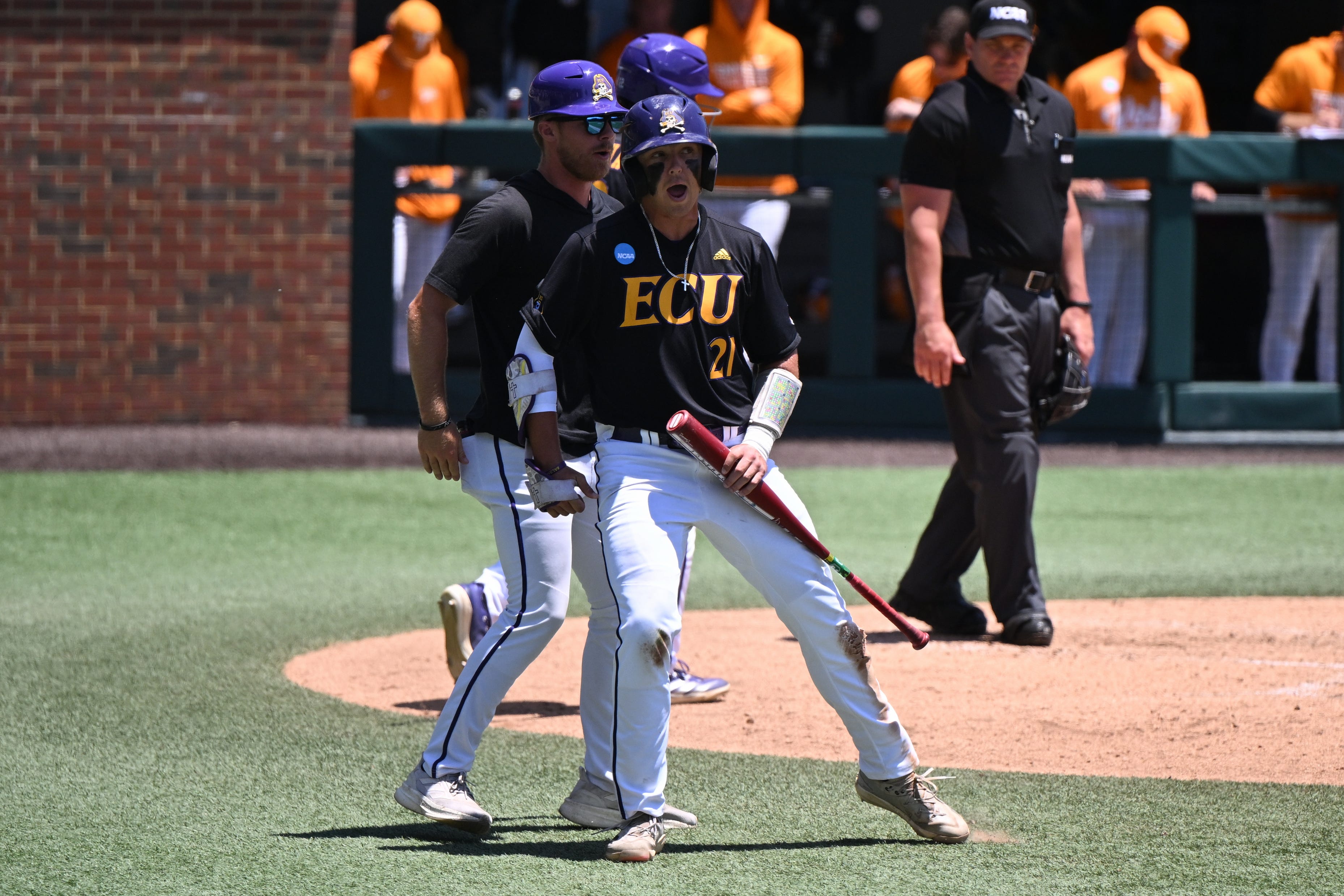 ECU vs Tennessee highlights from 14-inning regional marathon