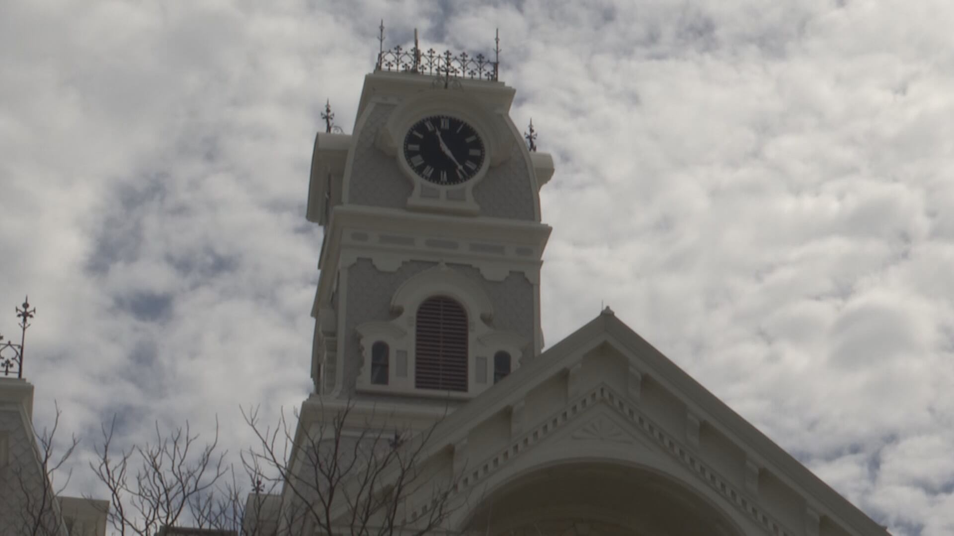 Hill County commissioners table lawsuit discussion over data center ...