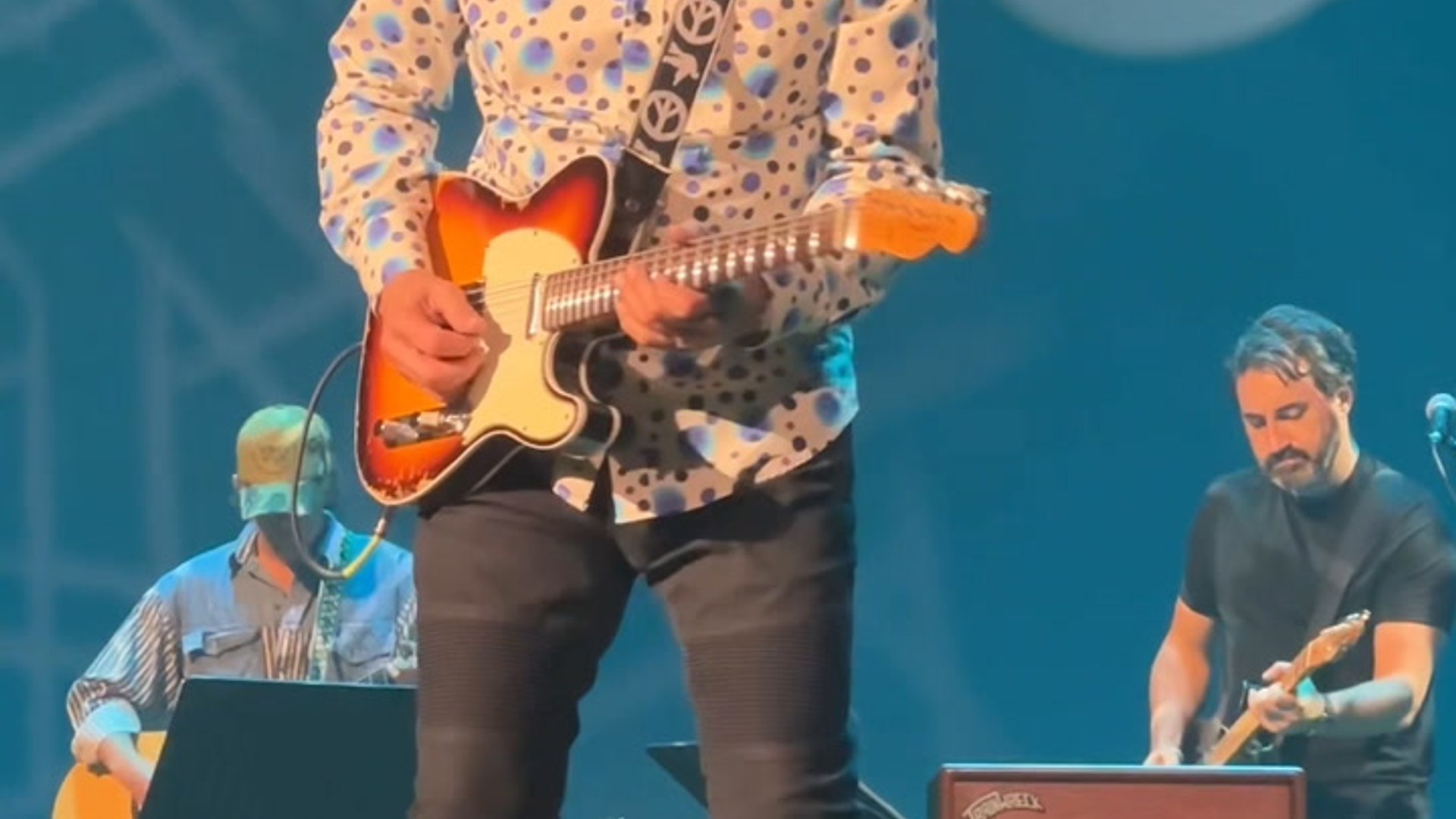 Tommy Emmanuel electrifies the crowd at Tele Town