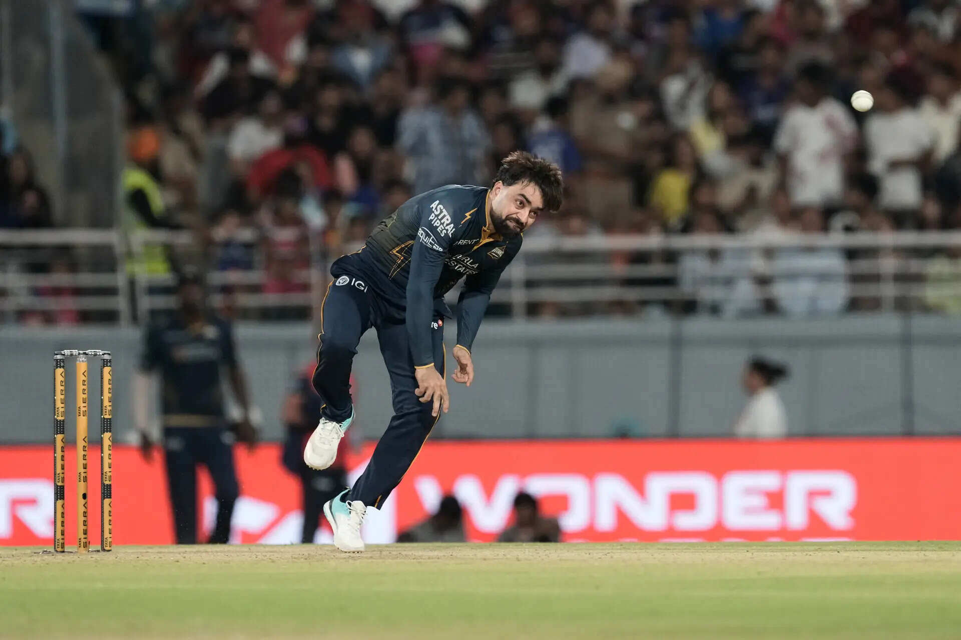 Rashid Khan suffers worst bowling figures of his 524-innings T20 career ...