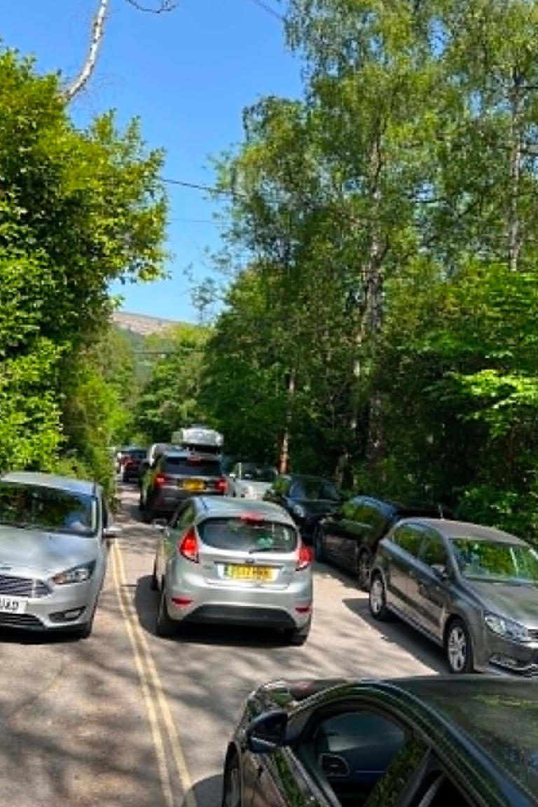 Heatwave brings traffic chaos and litter 'horror'