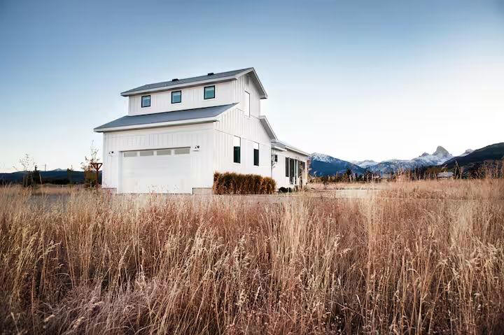 8 modern farmhouse Airbnbs for a rustic getaway