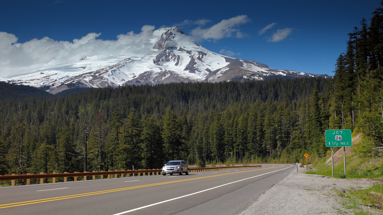 A Depression-era lodge, 12 glaciers and apple orchards? Oregon’s best ...