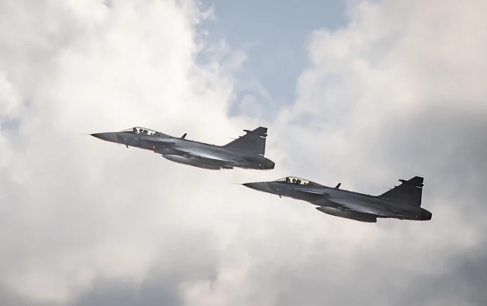 Italy cuts EU defence loan use as Sweden sends jets to Ukraine