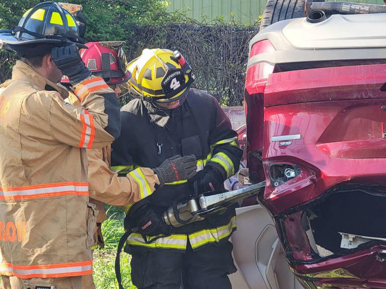 Frankfort firefighters practice rescue techniques after simulated rollover
