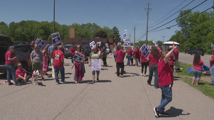 Lorain County Job and Family Services strike hits 100 days as workers ...